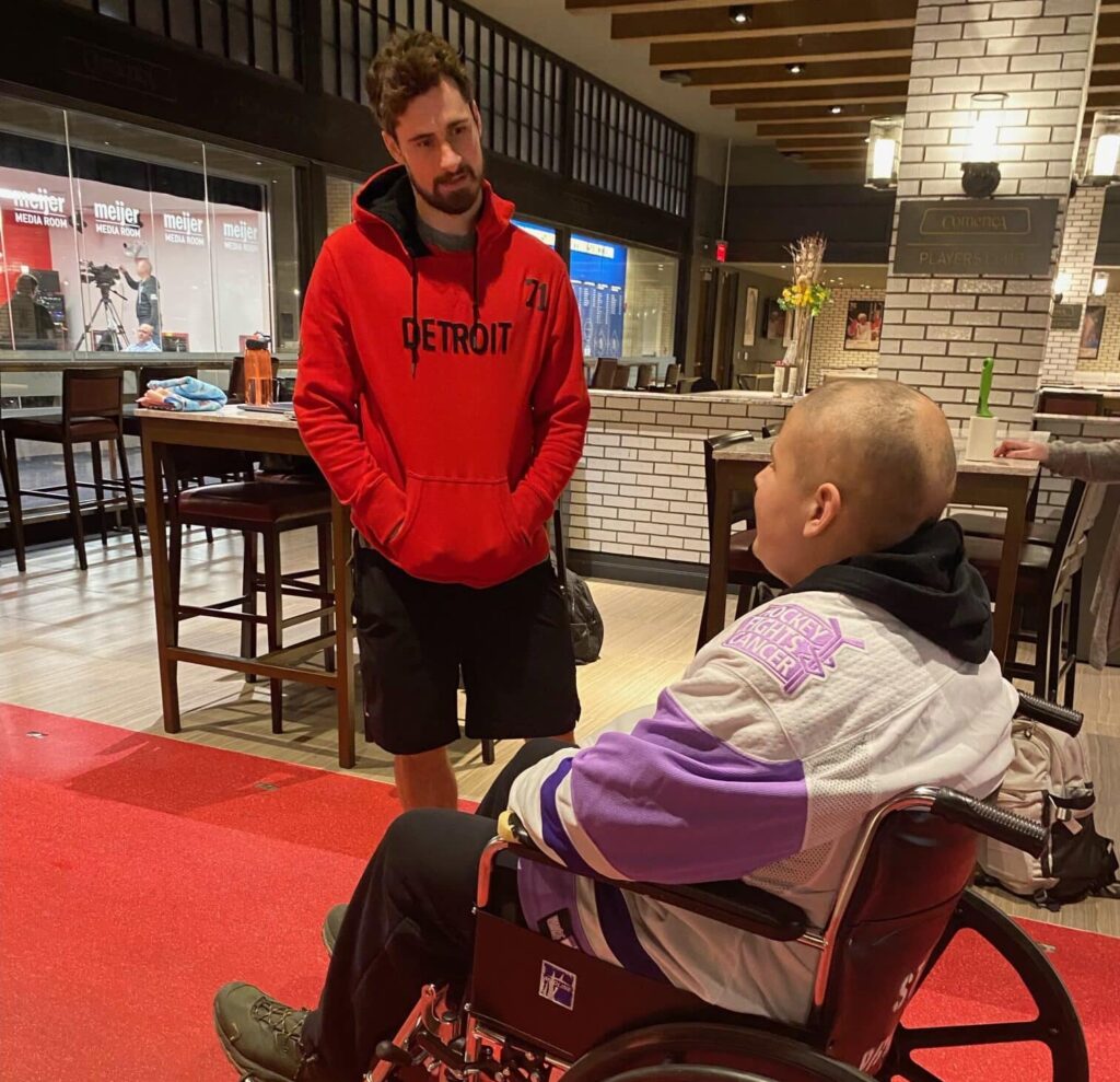 Rally with Dylan Larkin - Alltroo